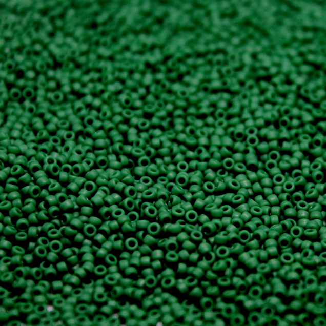 Opaque Matte Forrest Green ~ 15/0 JSB F411B – Powwowbling